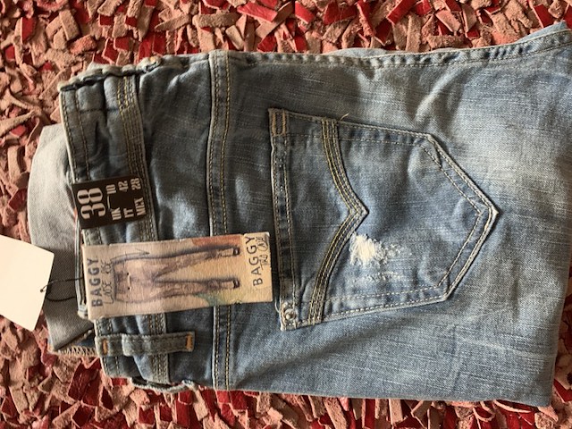 Nove baggy bershka 38