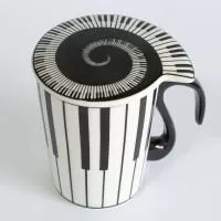 Porcelanska šolja sa poklopcem 250ml Piano