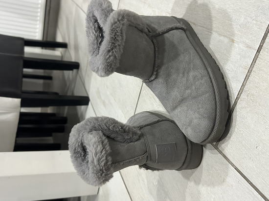 Ugg cizmice