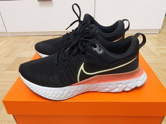 Patike Nike infinity react 2