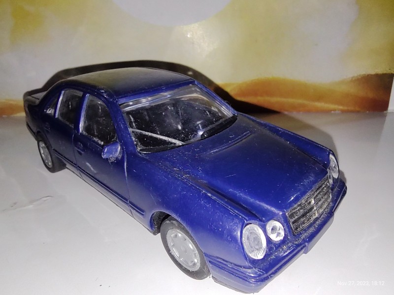 Dickie Toys - '97 Mercedes-Benz E-Class