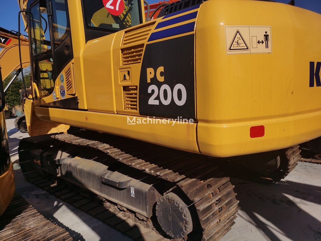 Komatsu PC200-8 bager guseničar