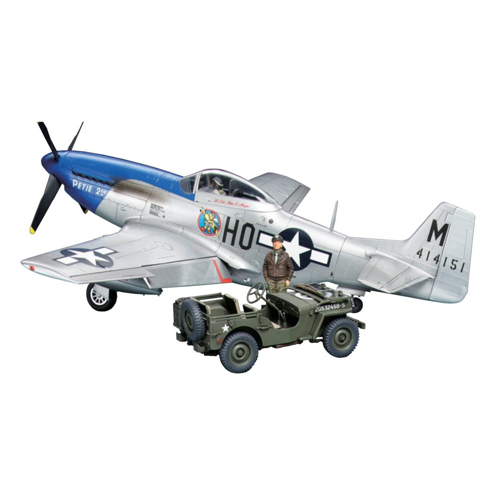 1:48 US P-51D Mustang & 1:4 4x4 Light Vehicle