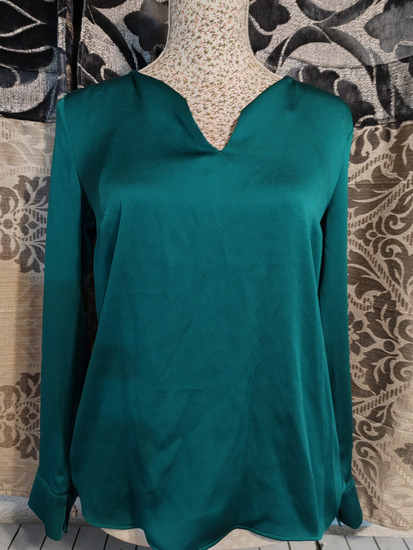 Hm bluza smaragdno zelena 34