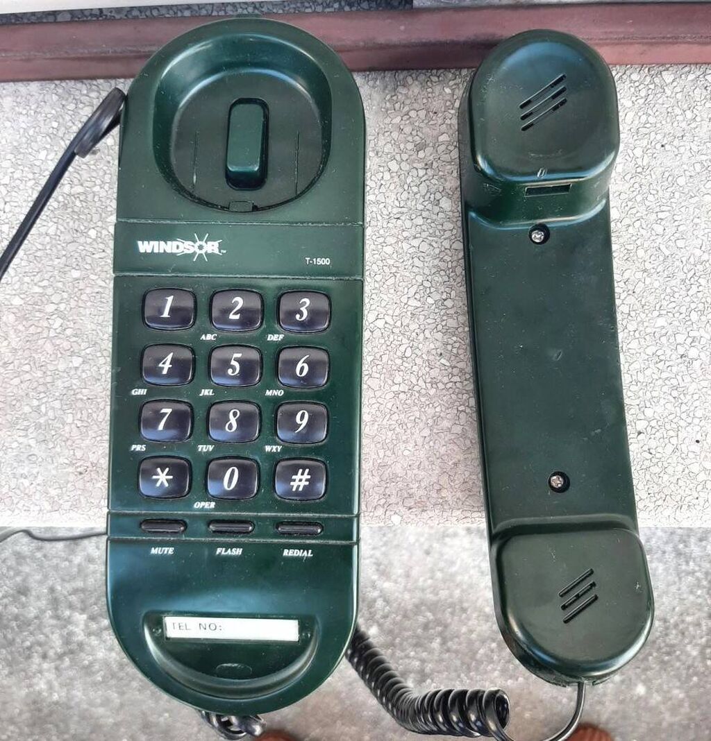 Retro fiksni telefon Windsor T-1500 Telefon je u veoma dobrom stanju