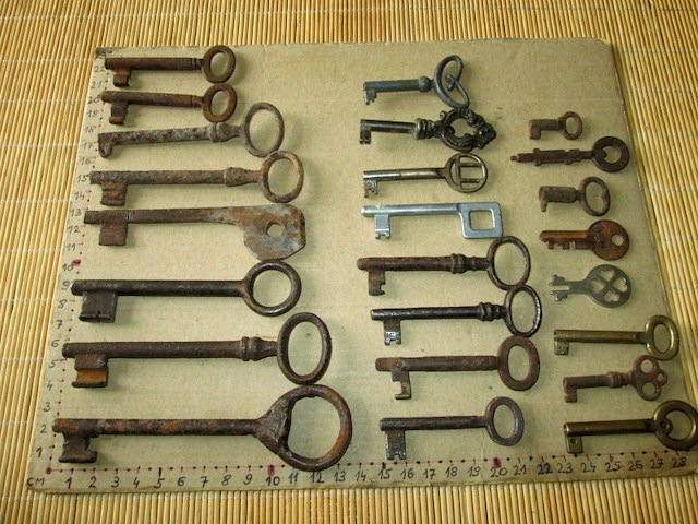 Lot starih ključeva