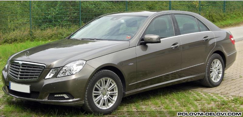 Mercedes E 220 Kompletan Auto U Delovima