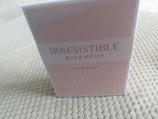 Parfem Givenchy Irresistible