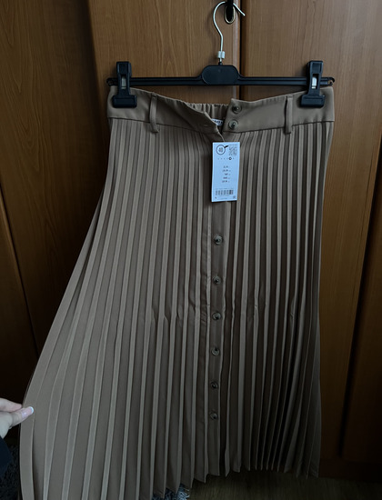 Orsay plisirana suknja