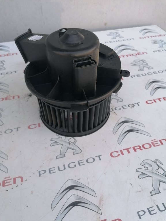 MOTOR VENTILACIJE KABINE 6441K0