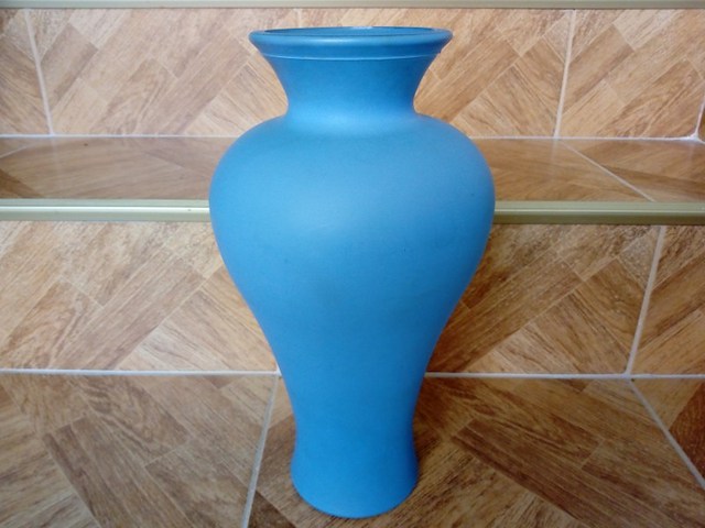 Vaza staklena, obla, mat plave boje