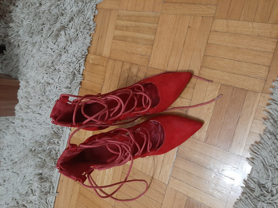 Crvene sandalice samo 400