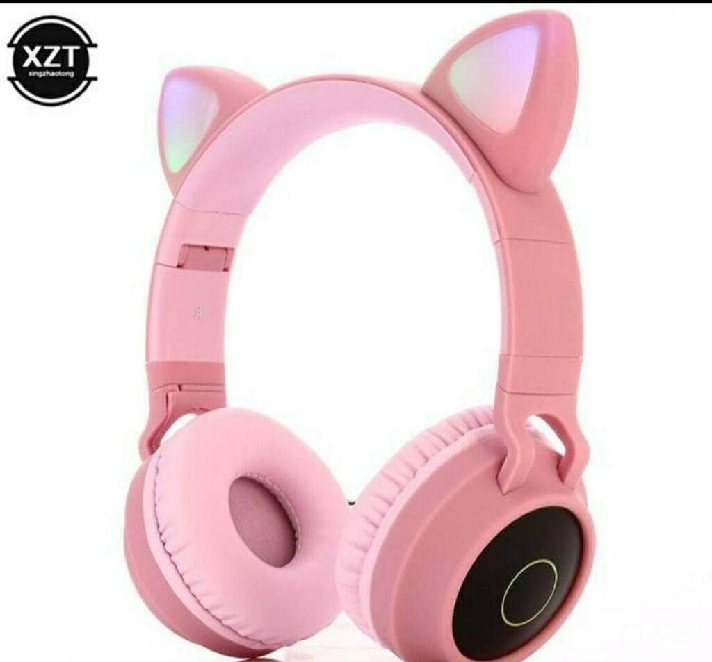 Bluetooth slušalice odlikuju se divnim dizajnom mačjeg uha i LED
