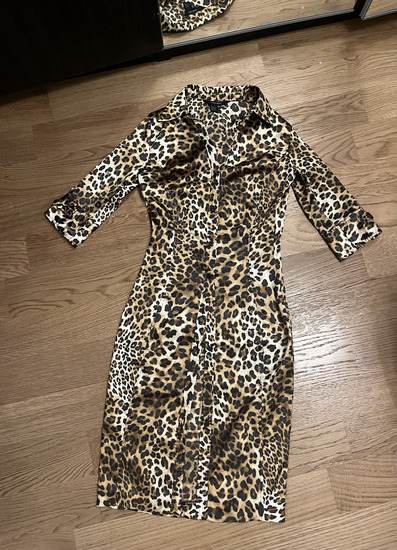 Zara nova saten leopard haljina