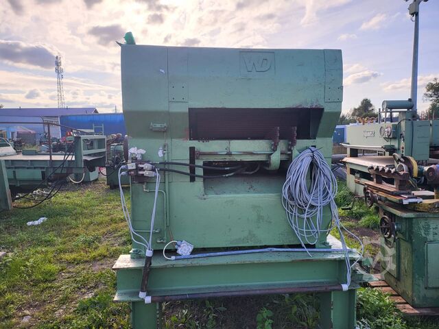 WD FR8 Multirip Saw with Centering Room
wd fr8