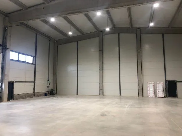 Izdavanje, poslovni prostor, 2100m2, Krnješevci, Stara Pazova