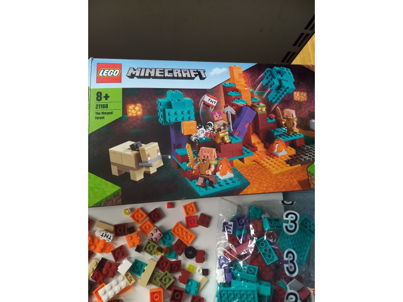 Lego set Minecraft 21168 The Wraped forest