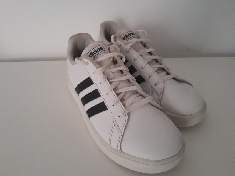 ADIDAS patike (24.5 cm)