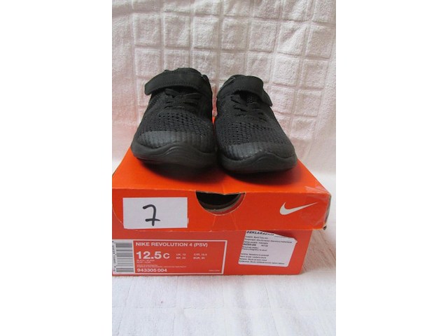 (N324.04) Crne patike Nike Revolution, 30