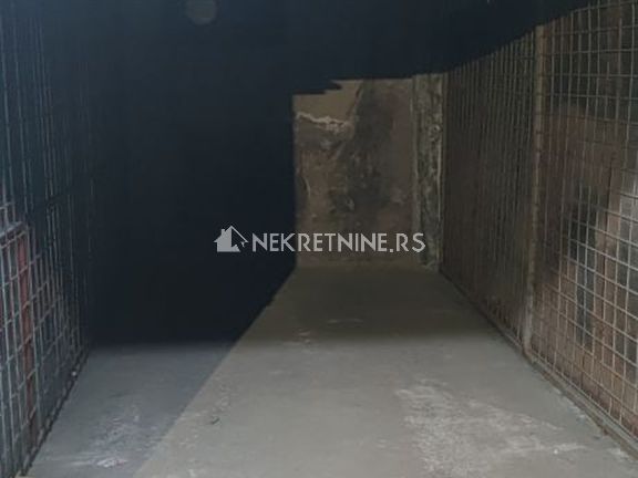 Novi Beograd Blok 28 garaža uknjižena ispod kockica