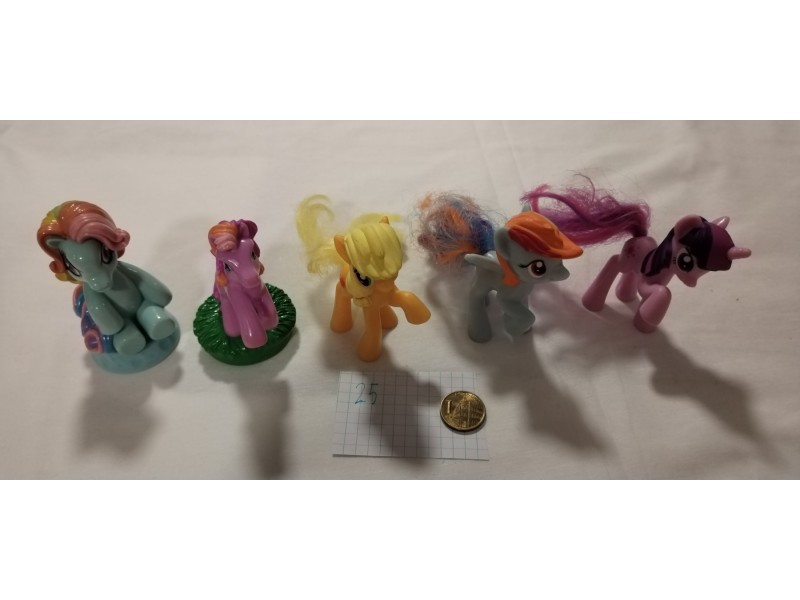 Lot figurica 25