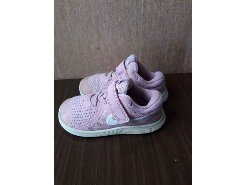 PATIKE "NIKE" br. 25/15,5cm.