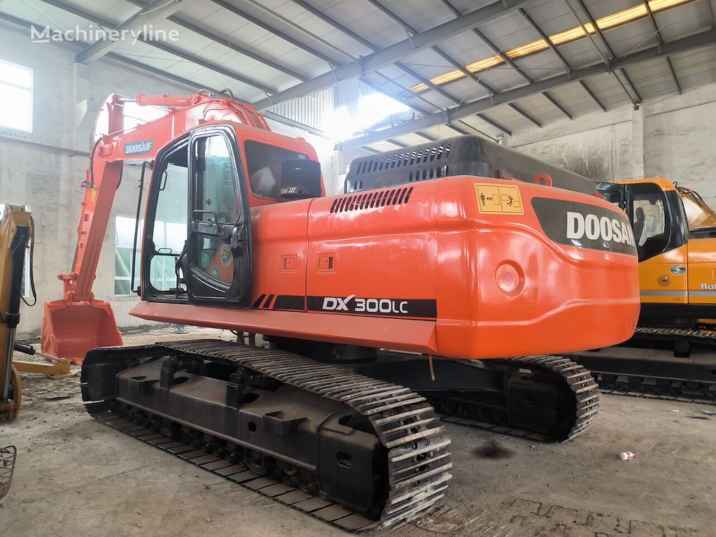 Doosan second hand doosan dx300 30t heavy excavator bager guseničar