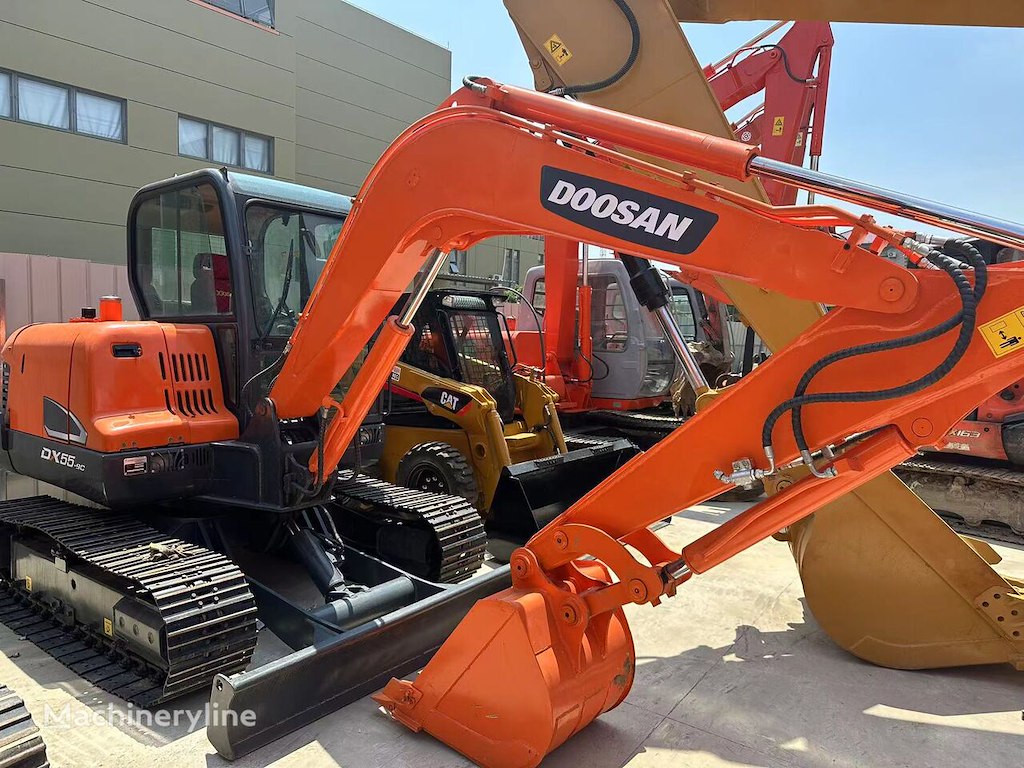 Doosan DX55 bager guseničar