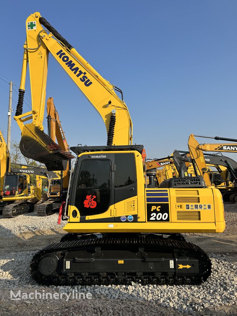 Komatsu PC200-8 bager guseničar