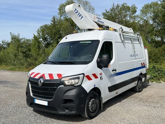 Renault Master auto dizalica s korpom