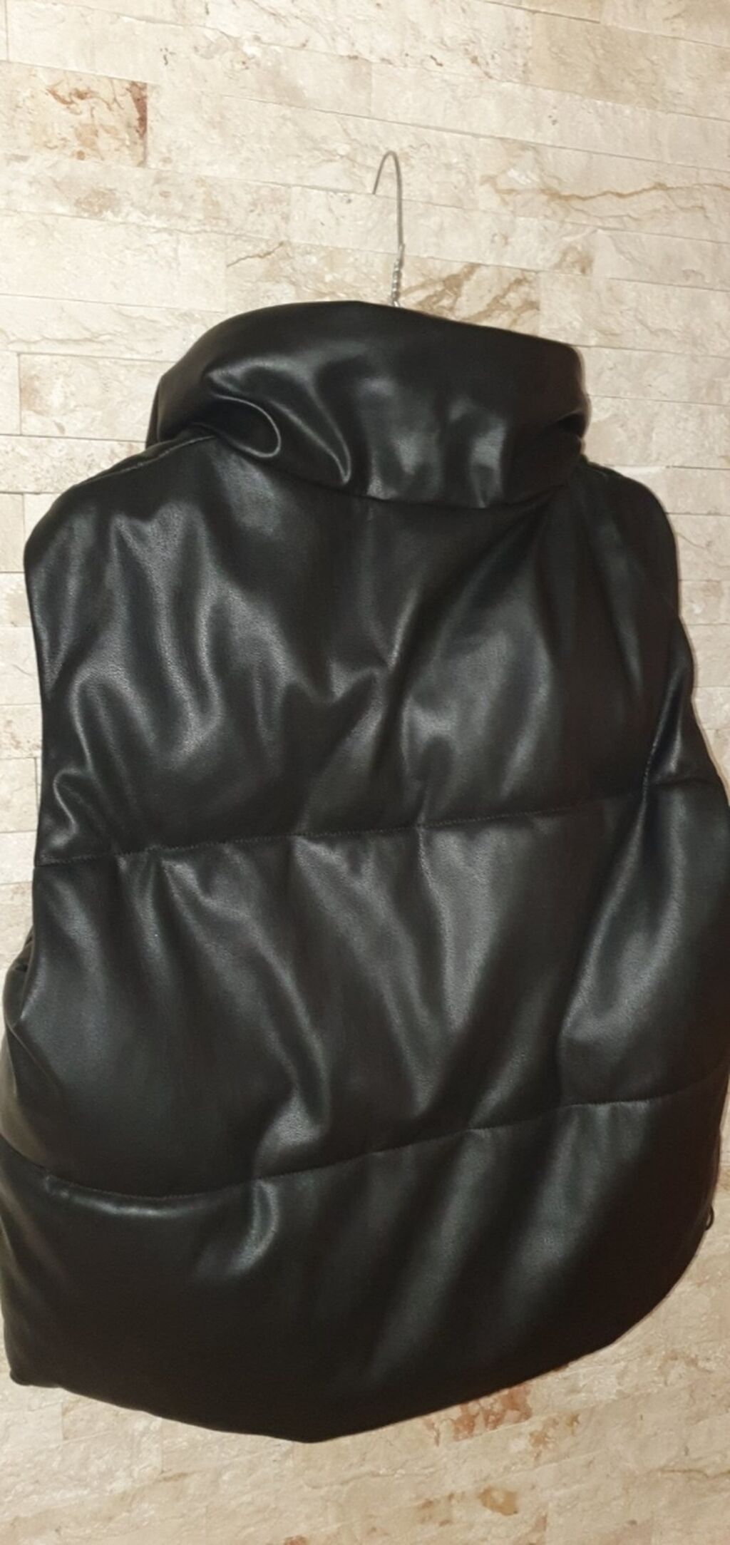 Zara, XL (EU 42), Veštačka koža, bоја - Crna