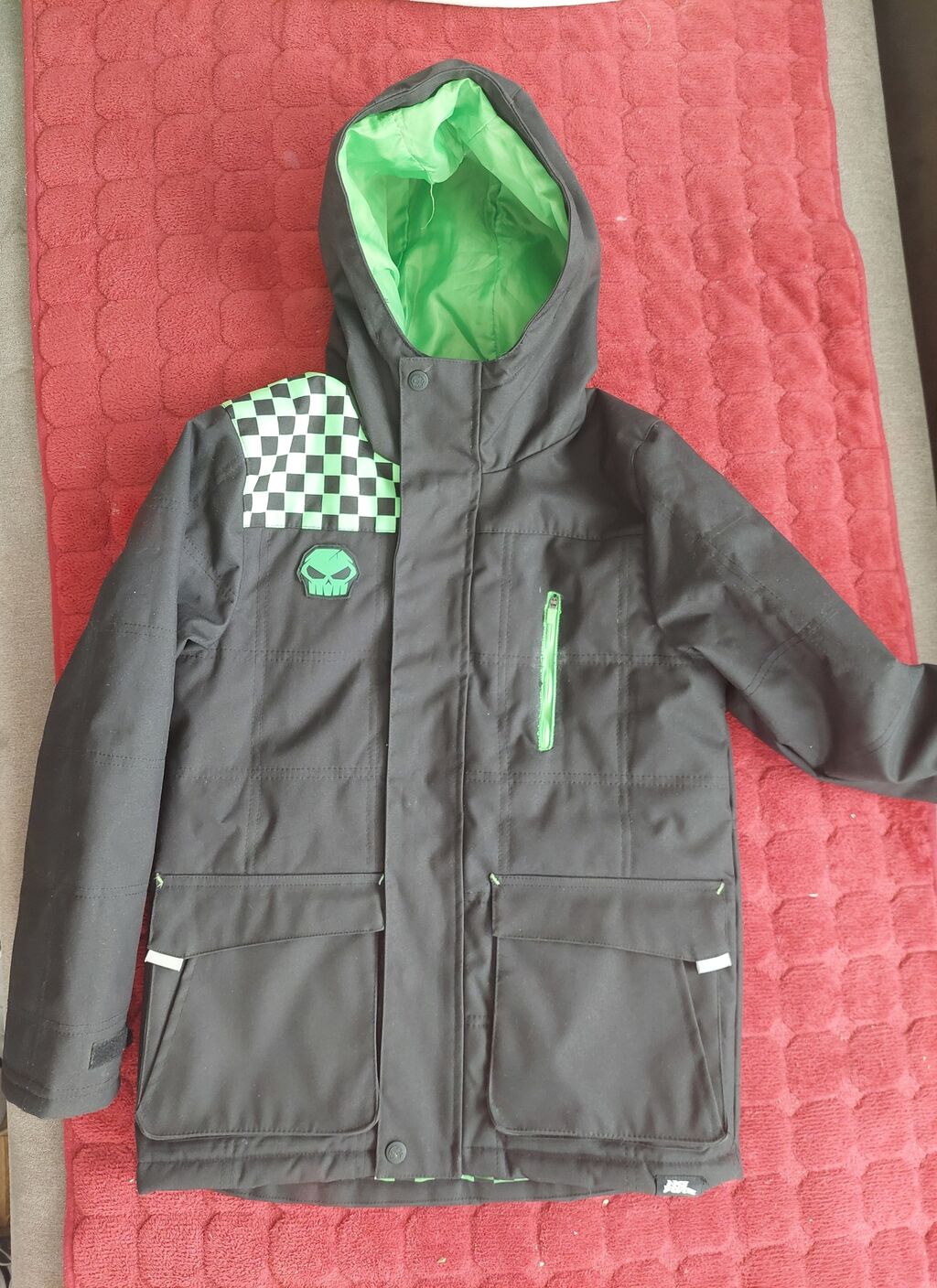 Nova sky jakna za decake 9,10 god. kupljena u Londonu za 70e. nije
