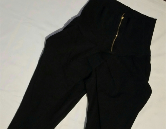 ITALY crne pantalone/helanke,donete iz TALIJE,S/M.