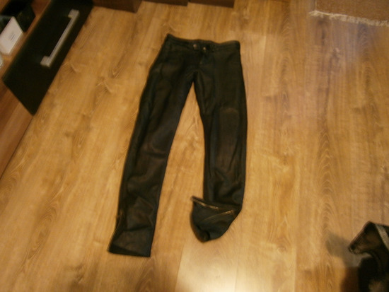 KOZNE PANTALONE SLIM FIT VEL XS SAVRSENE