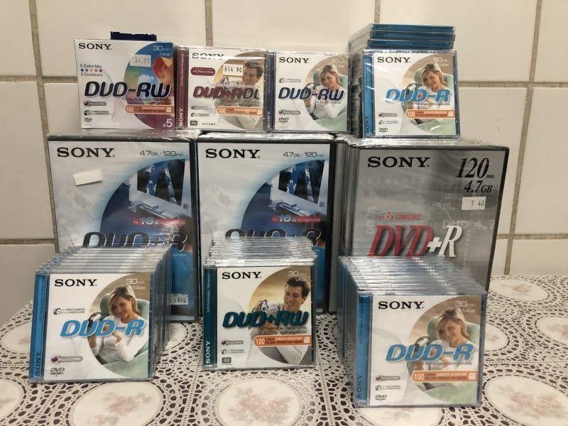 Sony DVD+RW 4.7GB i Sony DVD-RV citaj