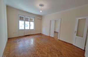 Prodajem Stan-Apartman, Centar