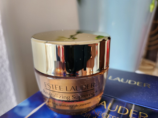 Estee Lauder revitalizing supreme cream