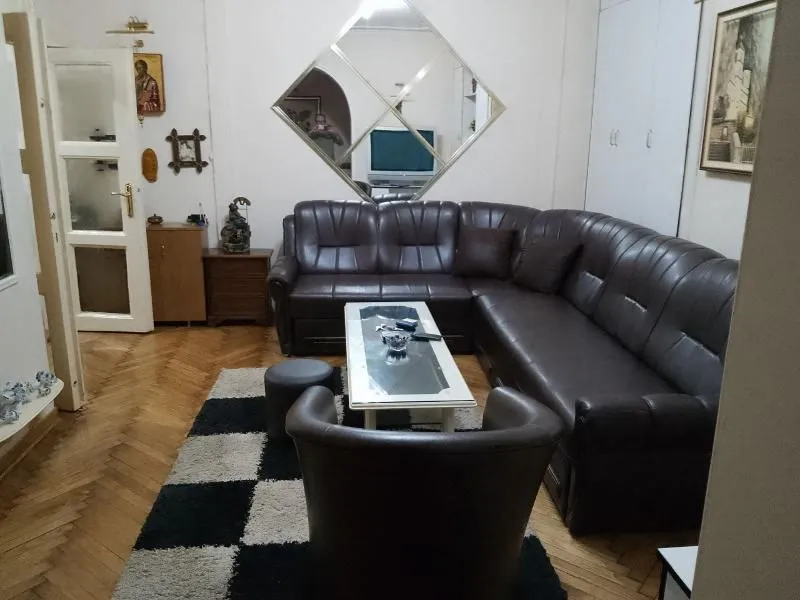 Izdavanje, dvosoban stan, 61m2, Slavija, Vračar, Beograd