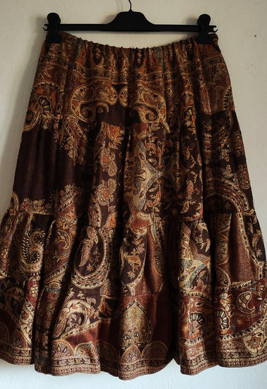 Rusticna unikatna bogata suknja sa volanima