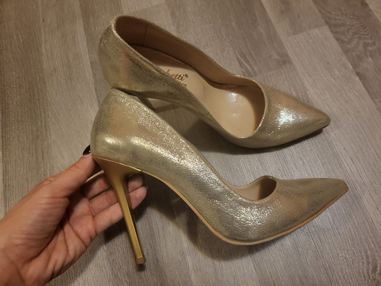 Zlatne cipele