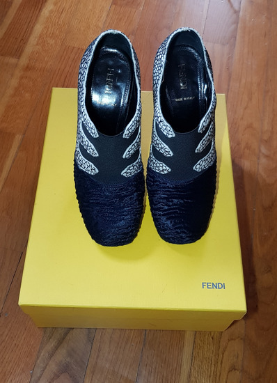 Fendi kožne ankle boots, original