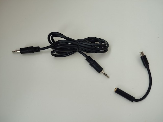 AUX kabl sa USB C adapterom