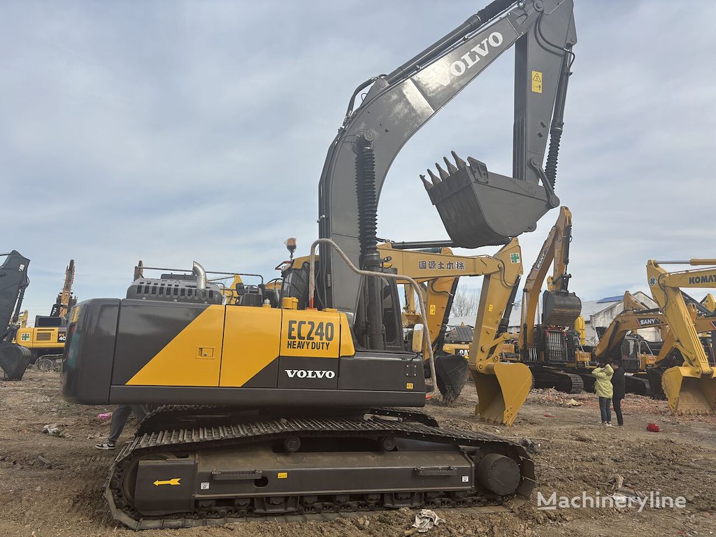 Volvo EC 240 bager guseničar