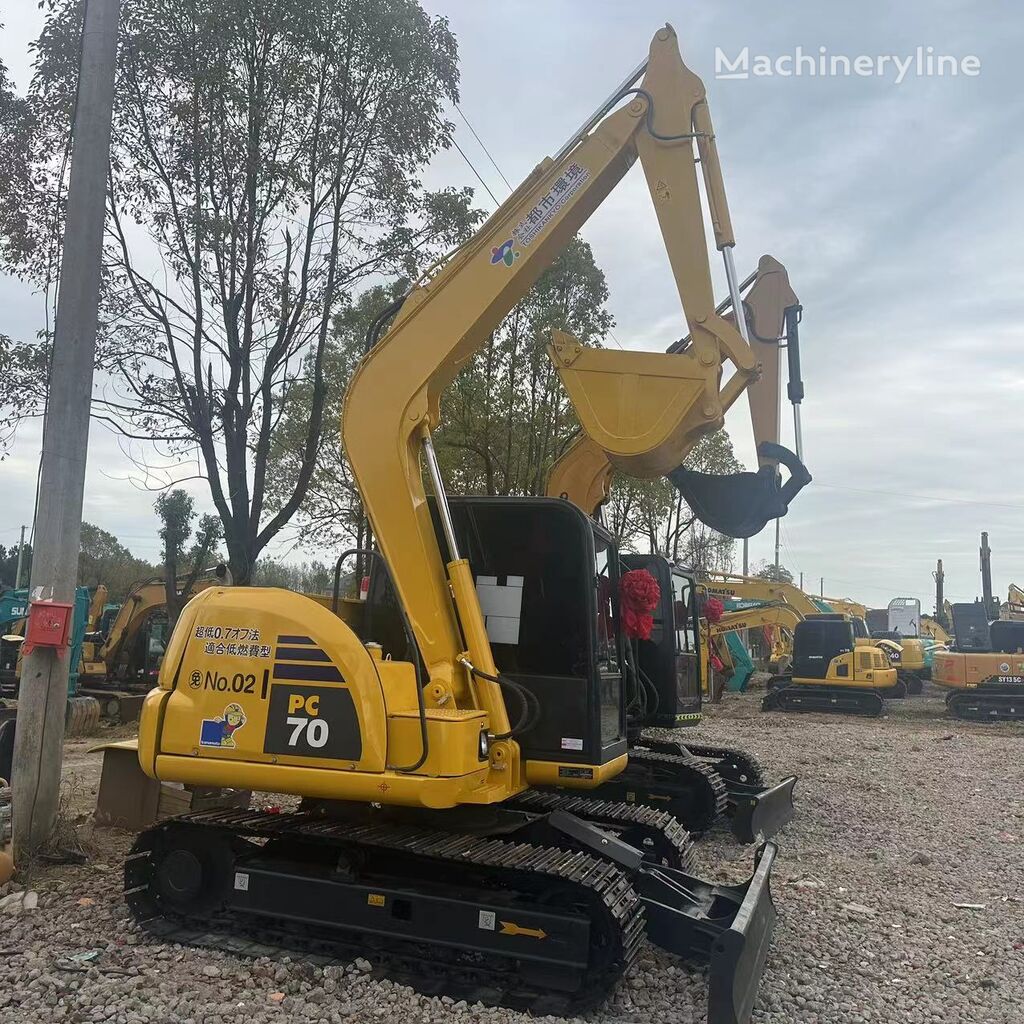 Komatsu PC70-8 bager guseničar