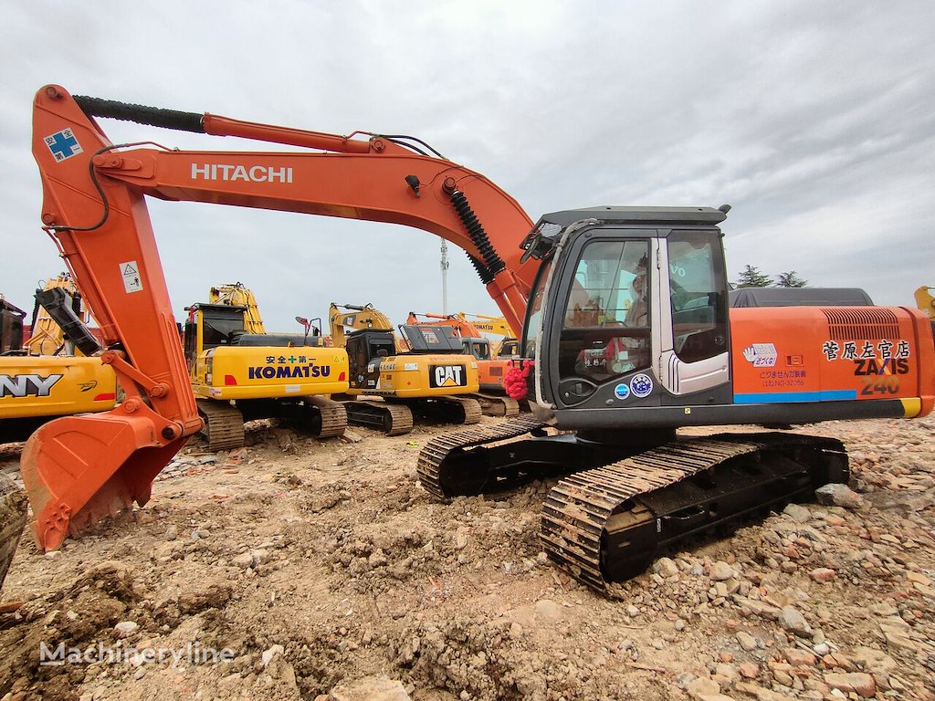 Hitachi ZX240 bager guseničar