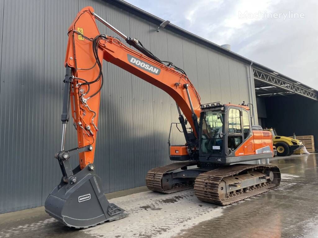 Doosan DX180LC-5 bager guseničar