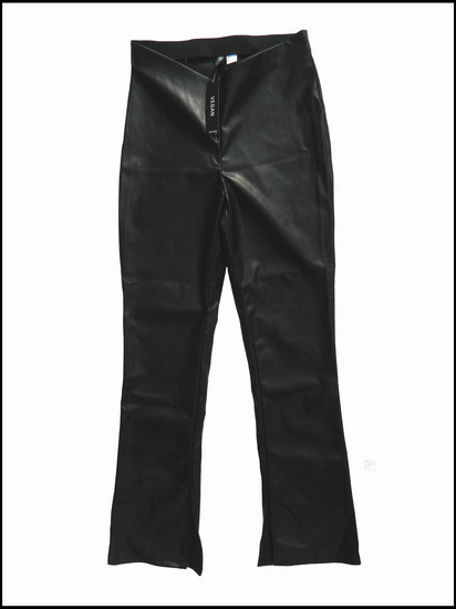 H&M Divided pantalone od skaja M NOVO