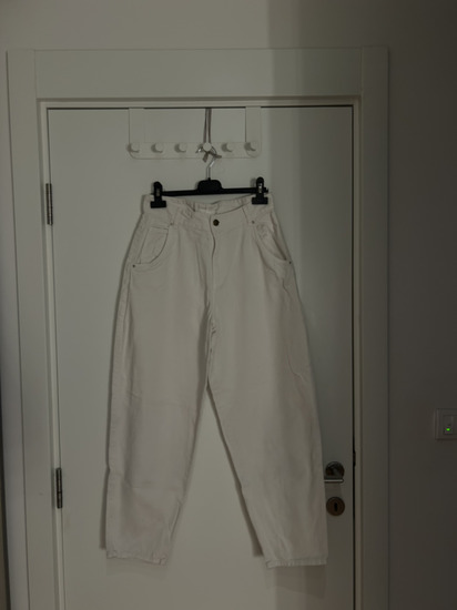 H&M bele krace pantalonice sirog kroja