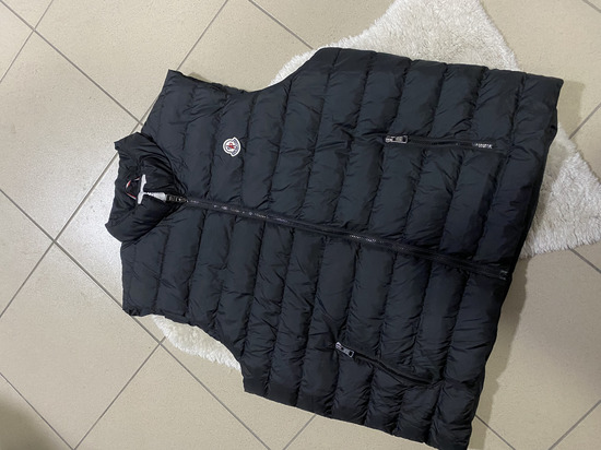 Moncler original prsluk muški