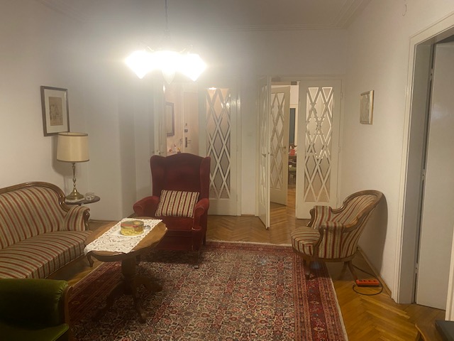 Trosoban salonski stan na Vracaru
